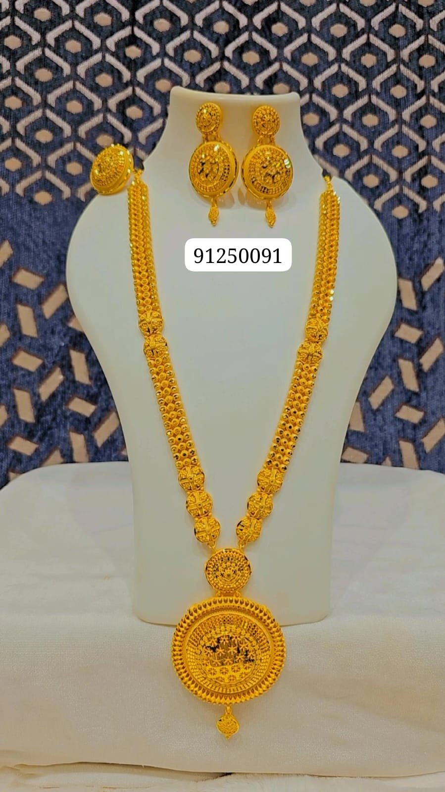 GOLD NACKLACE SET